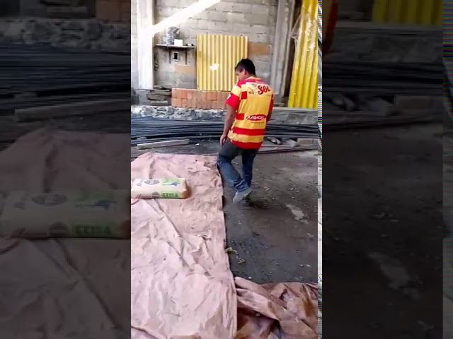 Consejos prácticos: Cómo cargar un saco de cemento de 17 kilos sin ...